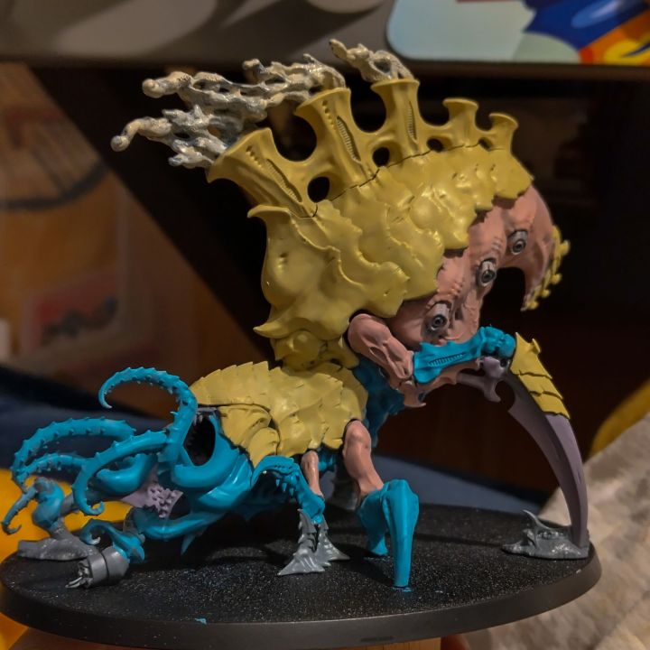 On The Workbench: Warhammer and Gunpla – Creeping for Scale Models